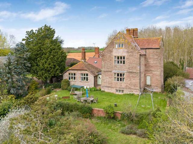 3 Bedroom Country House Character Property