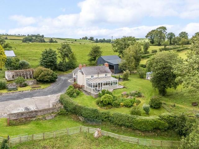 3 bedroom country house for sale