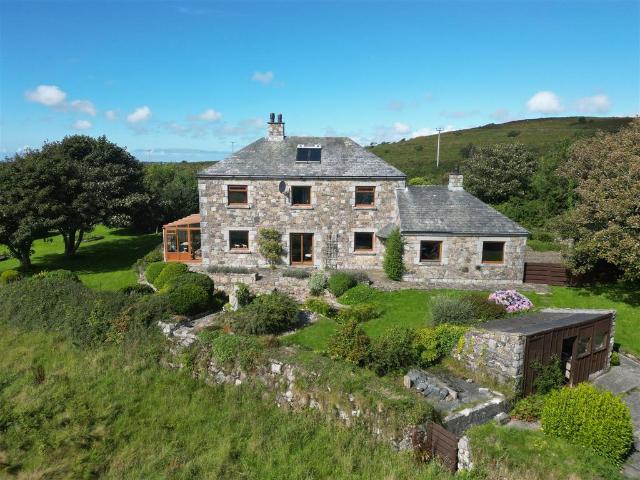3 bedroom country house for sale