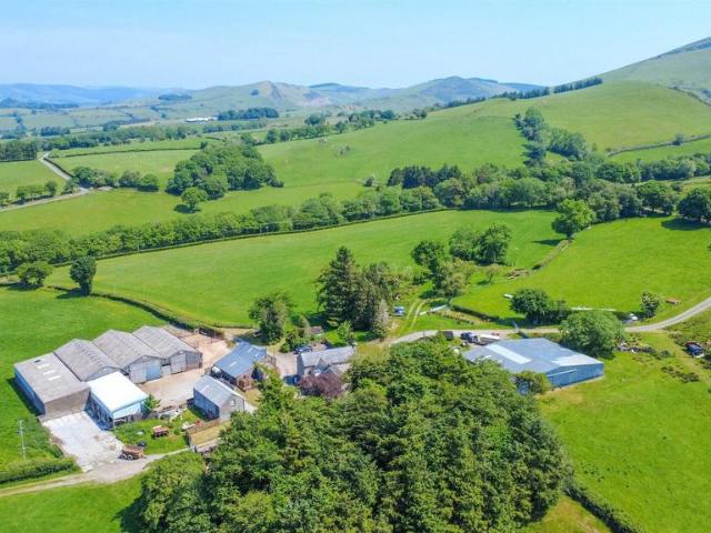 3 bedroom country house for sale