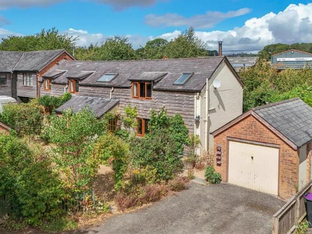 3 bedroom country house for sale