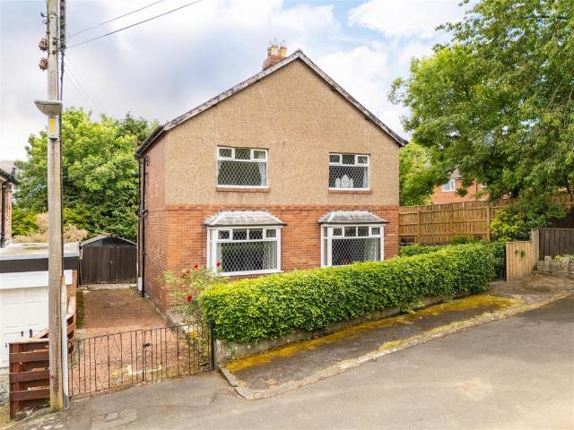 3 bedroom country house for sale