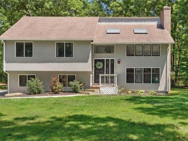 3 bedroom, Coventry RI 02816 104692505