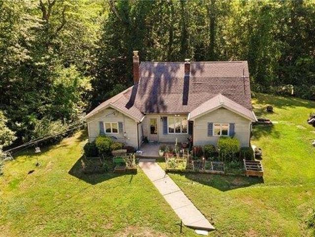 3 bedroom, Coventry RI 02816 105095110