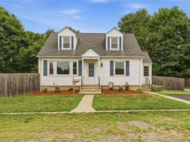3 bedroom, Coventry RI 02816 105117101