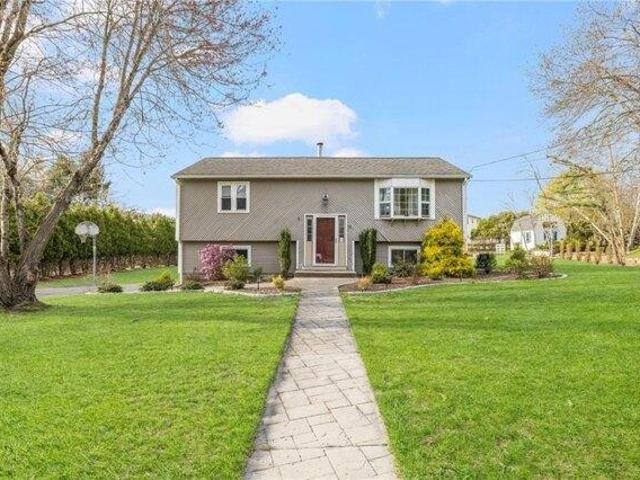 3 bedroom, Coventry RI 02816 103073641