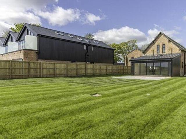 3 Bedroom Coach House For Rent In Burford Lane, Lymm