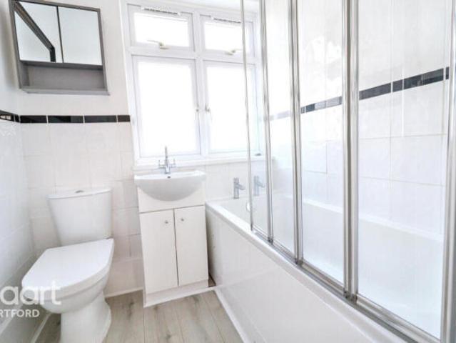3 bedroom coach house for rent in Lawrence Hill Road, DARTFORD, DA1
