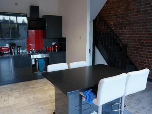3 bedroom coach house for rent in The Coach House, Queens Road, Huddersfield, West Yorkshire, HD2