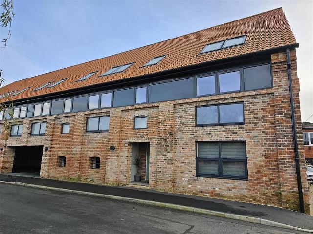 3 bedroom coach house for sale