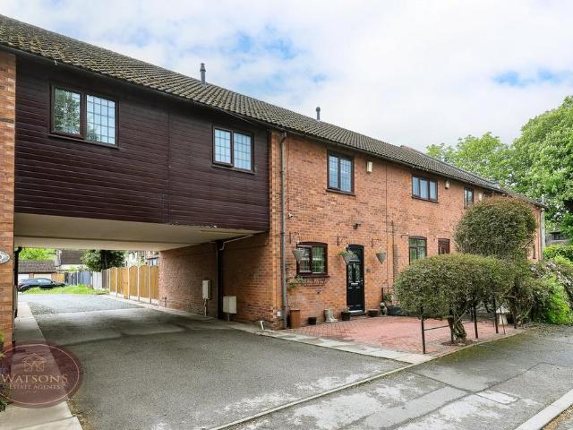 3 bedroom coach house for sale