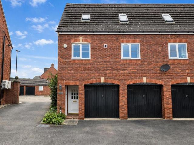 3 bedroom coach house for sale
