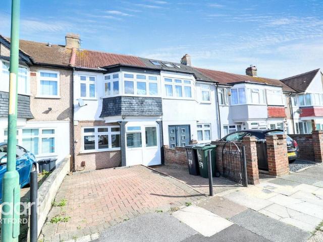 3 bedroom coach house to rent