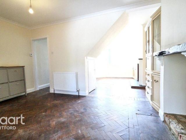 3 bedroom coach house to rent