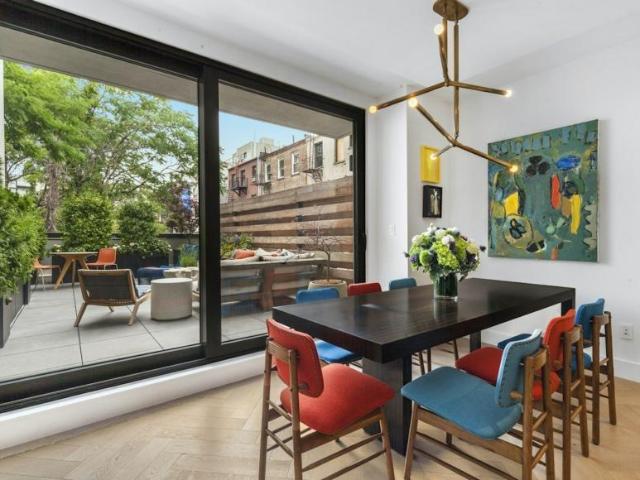 3 bedroom, Cobble Hill NY 95694483