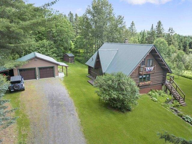 3 bedroom, Colebrook NH 03576 104692164