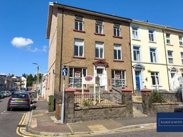 3 Bedroom Commercial Property