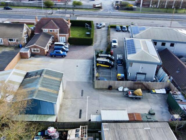 3 Bedroom Commercial Property
