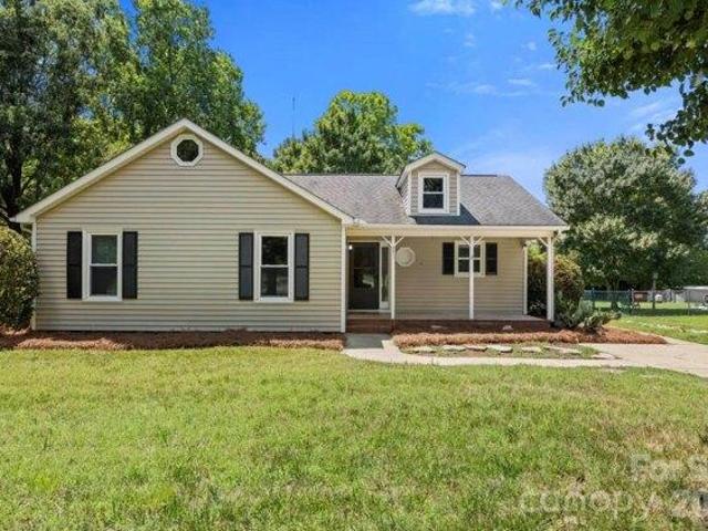 3 bedroom, Concord NC 28027 104898642