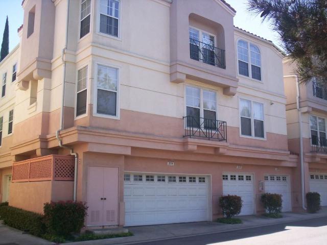 3 Bedroom Condo for Rent at 1014 S Rossano Way, Anaheim, CA 92808 The Highlands at Anaheim Hills