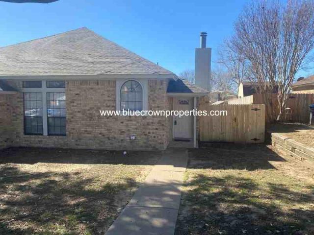 3 Bedroom Condo for Rent at 10307 Lone Pine Ln, Fort Worth, TX 76108