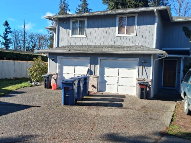 3 Bedroom Condo for Rent at 1345 Beach Ave #B, Marysville, WA 98270 Pinewood