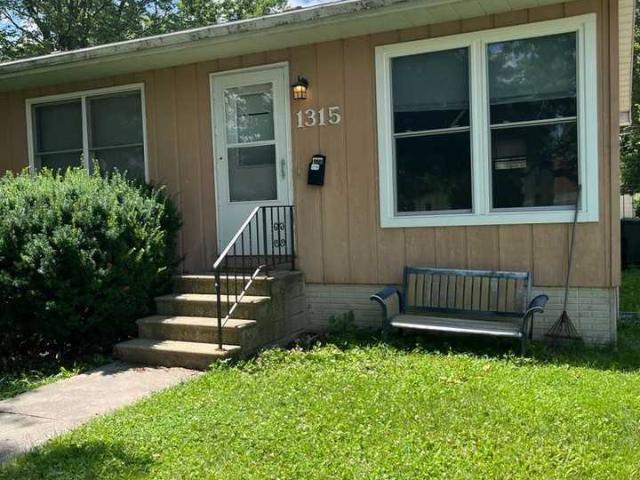 3 Bedroom Condo for Rent at 1315 Tremont St, Cedar Falls, IA 50613