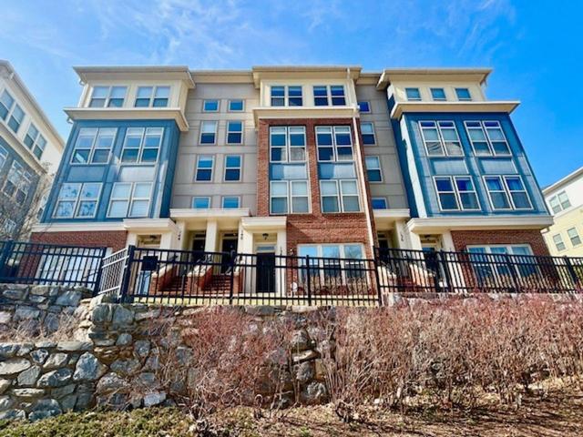 3 Bedroom Condo for Rent at 140 Copley Cir, Gaithersburg, MD 20878