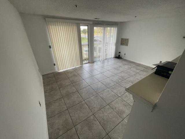 3 Bedroom Condo for Rent at 1600 Arlyn Circle #H, Charlotte, NC 28213 College Downs