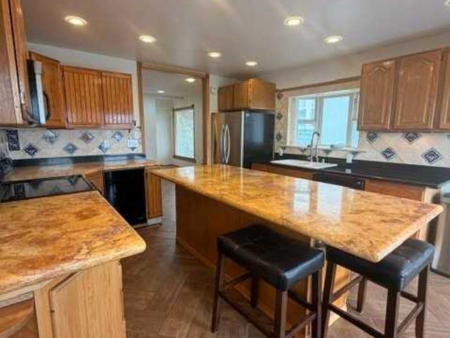 3 Bedroom Condo for Rent at 2102 Grand Ave #1, Everett, WA 98201 Bayside