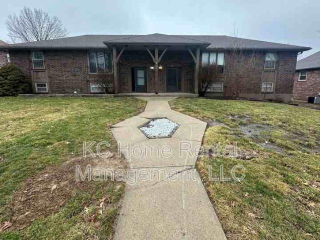 3 Bedroom Condo for Rent at 211 Nw Highland Ln, Blue Springs, MO 64014 Country Club Gardens