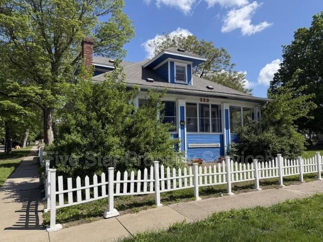3 Bedroom Condo for Rent at 229 W Allen St, Springfield, IL 62704 Vinegar Hill