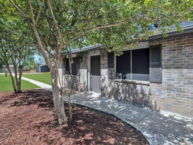 3 Bedroom Condo for Rent at 410 Regina St #4, San Antonio, TX 78223 Riverside