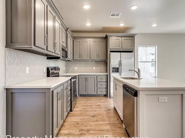 3 Bedroom Condo for Rent at 41 E Hurd St, Edmond, OK 73034
