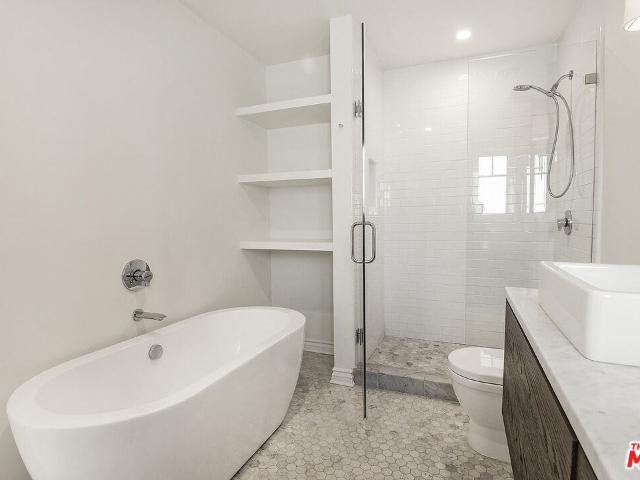 3 Bedroom Condo for Rent at 450 N Orange Dr #U, Los Angeles, CA 90036 Greater Wilshire