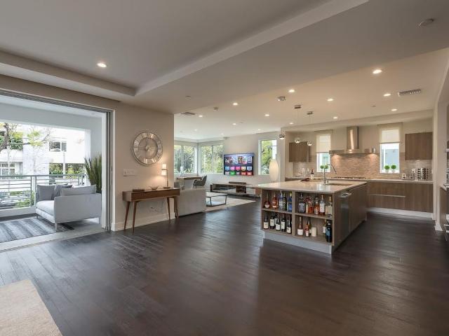3 Bedroom Condo for Rent at 450 N Palm Dr #206, Beverly Hills, CA 90210 Beverly Hills