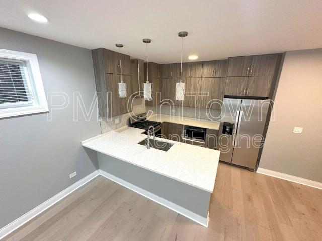 3 Bedroom Condo for Rent at 4952 S Michigan Ave #1, Chicago, IL 60615 Grand Boulevard