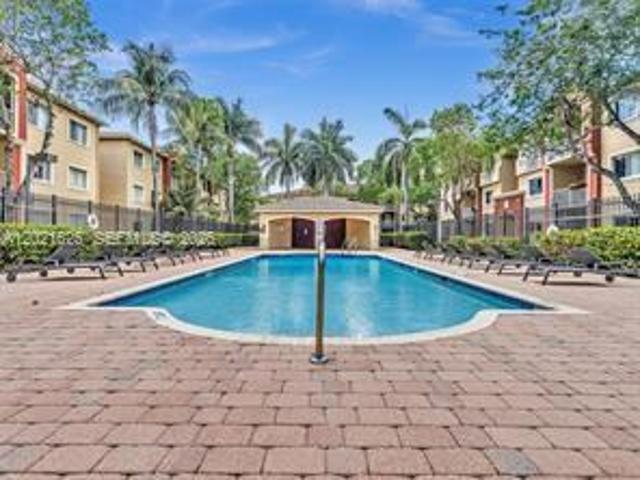 3 Bedroom Condo for Rent at 7085 Nova Drive #320, Davie, FL 33317