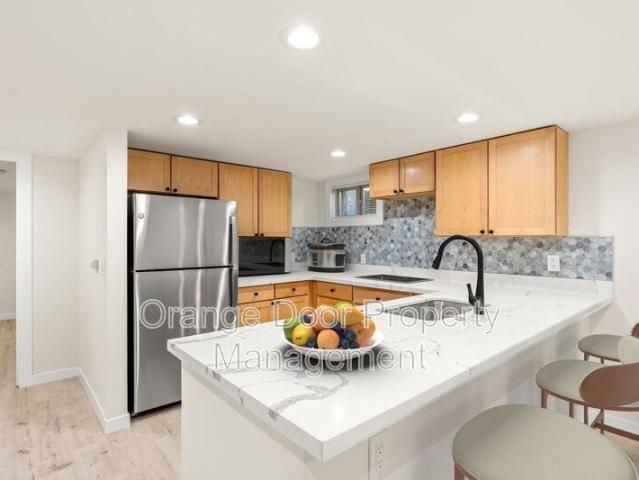3 Bedroom Condo for Rent at 7727 Jones Ave Nw, Seattle, WA 98117 Loyal Heights