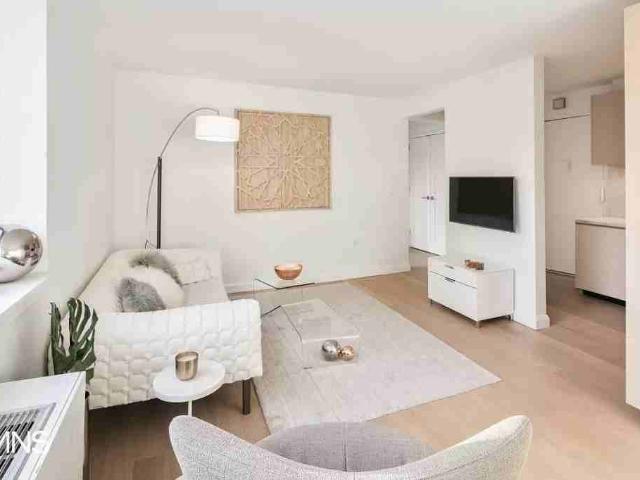 3 Bedroom Condo for Rent at W 19th St #6G, New York, NY 10011 Chelsea