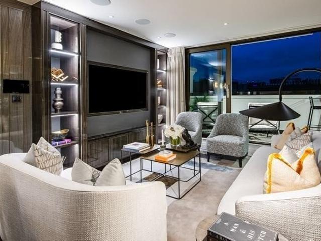 3 bedroom conversion flat with 1 reception and 3 bathrooms in Maida Vale, W8