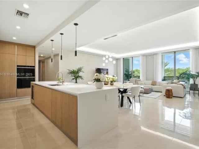 3 bedroom, Coral Gables FL FL 33134 LS102795086