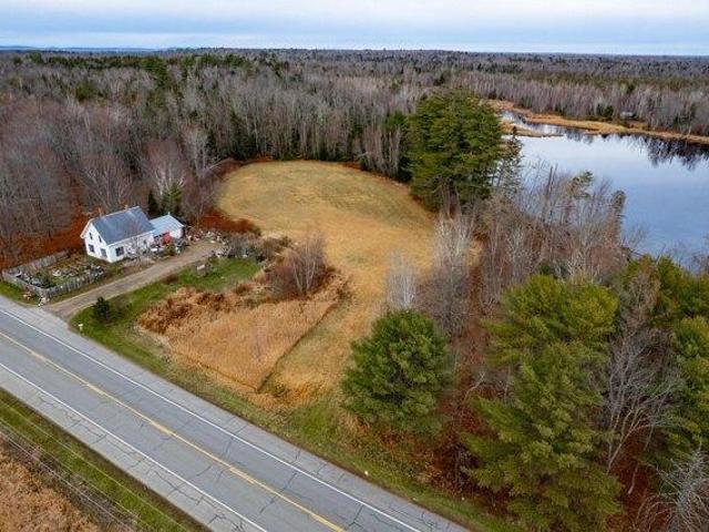 3 bedroom, Corinth ME 04427 103073574