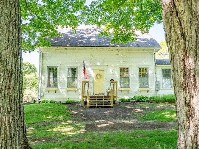 3 bedroom, Corinna ME 04928 103033338