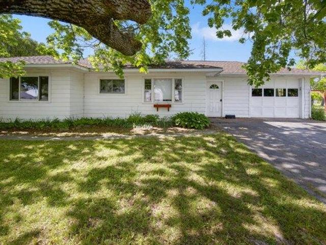 3 bedroom, Corinna ME 04928 105125398