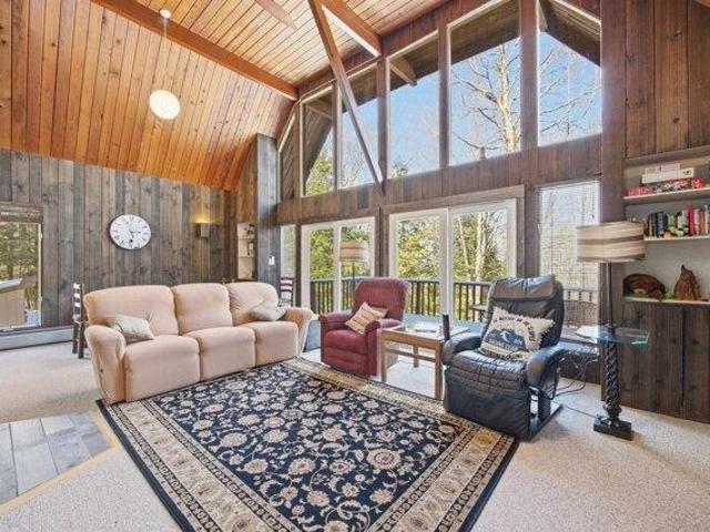 3 bedroom, Campton NH 03223 102121347