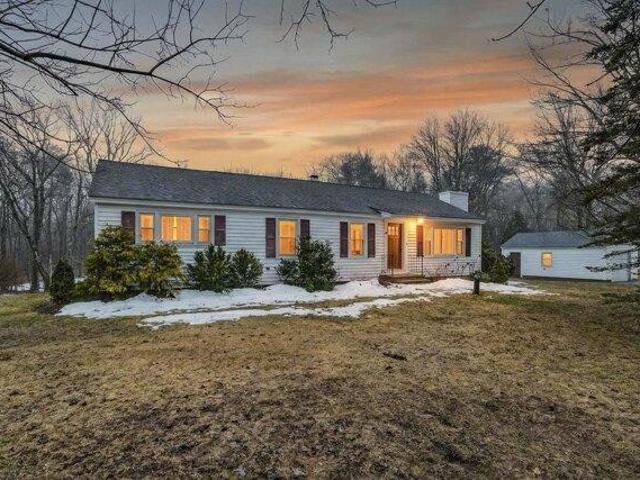 3 bedroom, Candia NH 03034 102344099