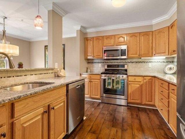 3 bedroom, Canton MA 02021 103033871
