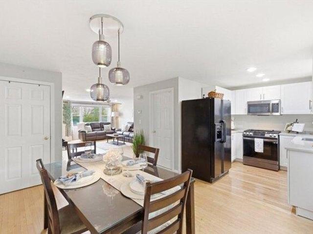 3 bedroom, Canton MA 02021 103969726