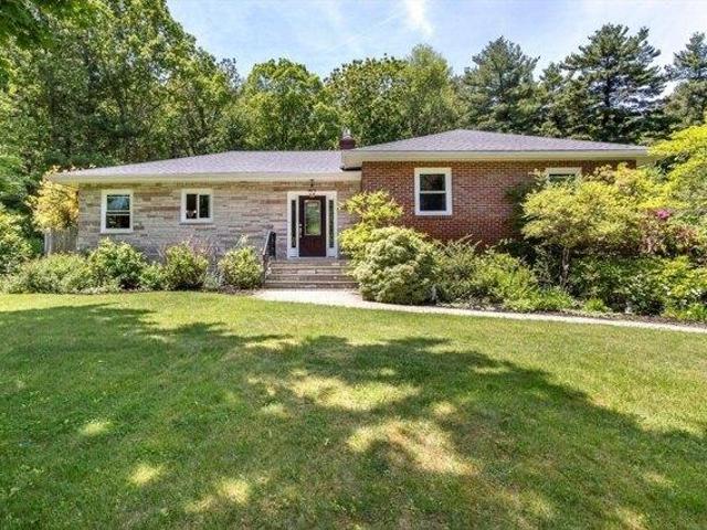 3 bedroom, Canton MA 02021 104830895